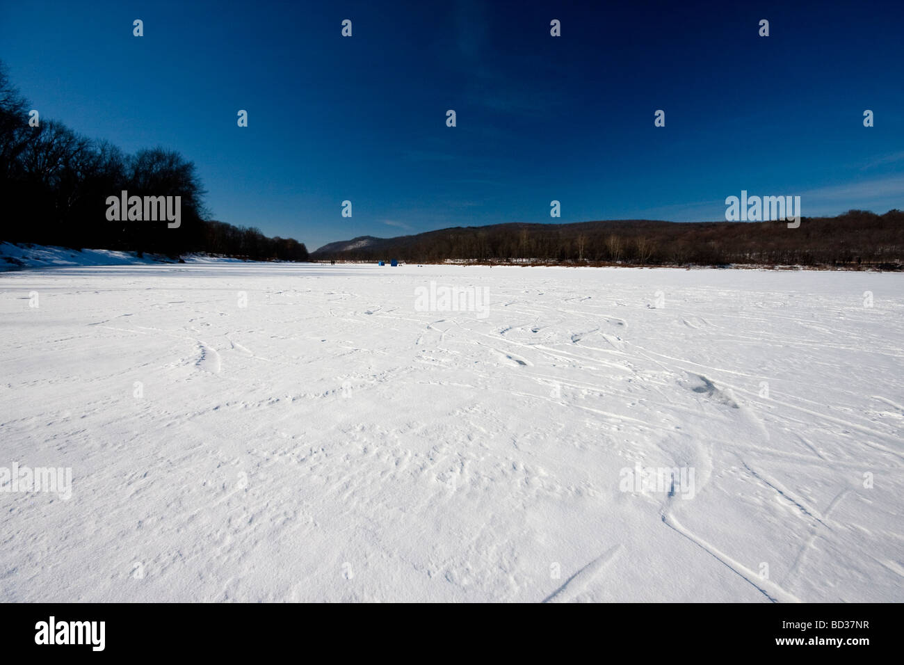 Frozen Delaware River Stock Photo - Alamy