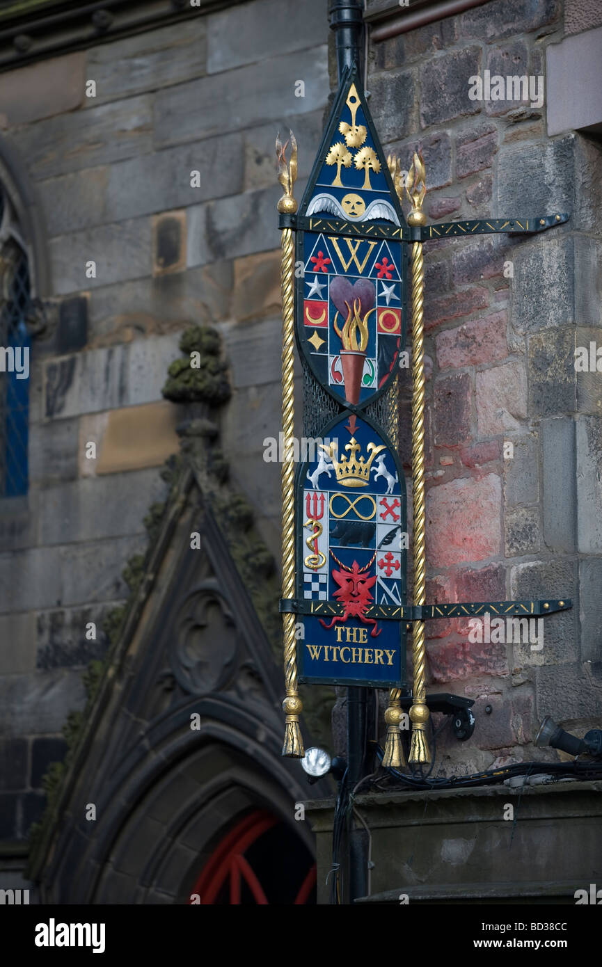 Signboard edinburgh hi-res stock photography and images - Alamy