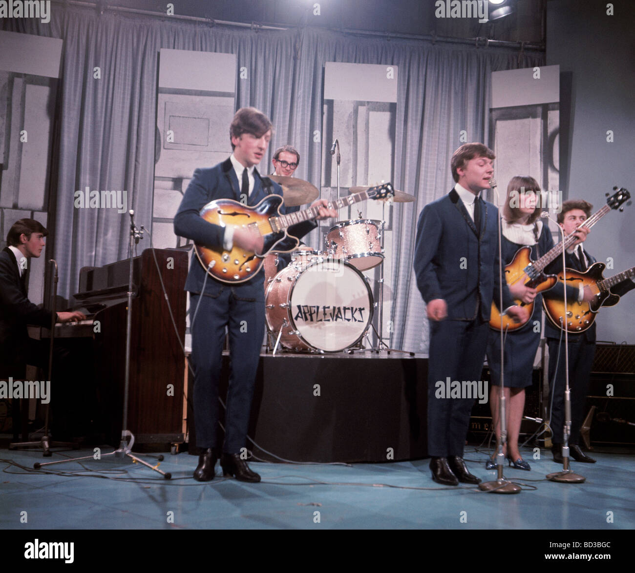 THE APPLEJACKS - UK pop group in 1964 - See Description below for names ...