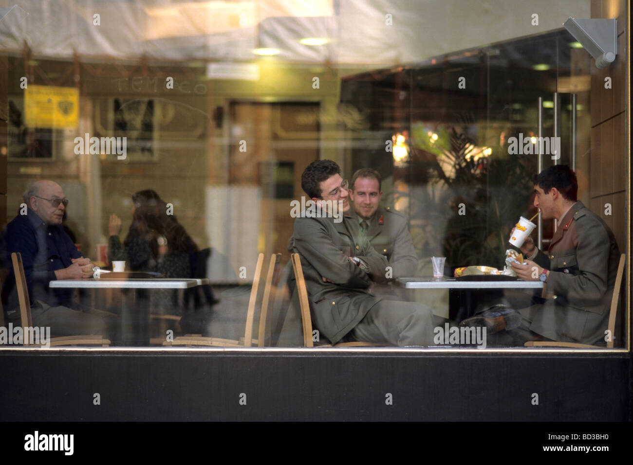 milan daily life in town Stock Photo - Alamy