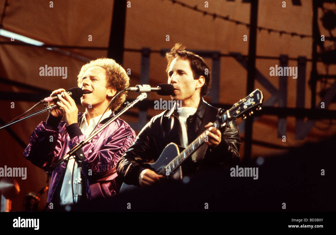 SIMON AND GARFUNKEL - US folk duo with Paul Simon at right and Art ...