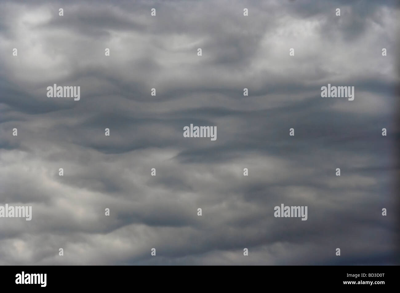 dark clouds before rain Stock Photo - Alamy