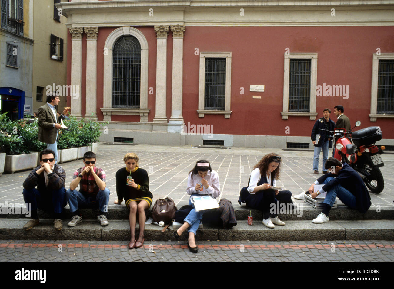 milan daily life in town Stock Photo - Alamy