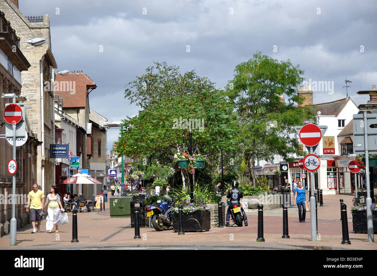 Pedestrianised Sheep Street, Bicester, Oxfordshire, England, United ...
