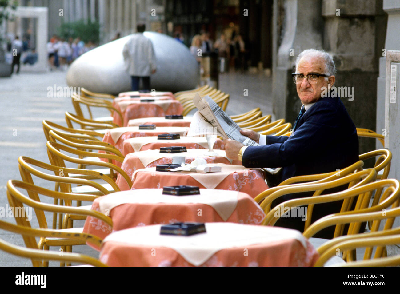 milan daily life in town Stock Photo - Alamy