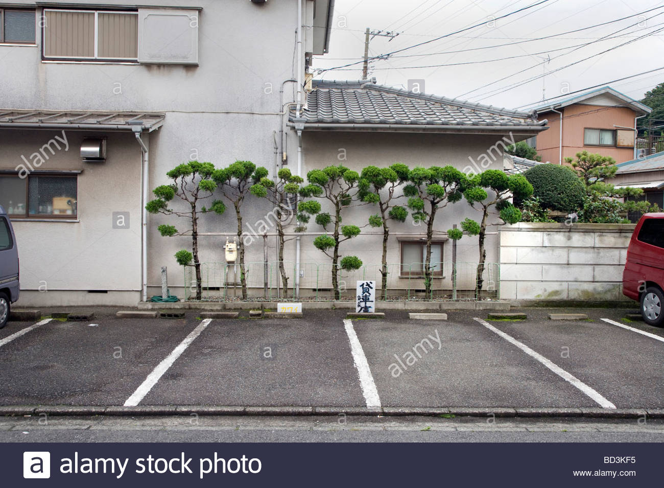 Car Parking Space Outside House Stock Photos & Car Parking Space ...