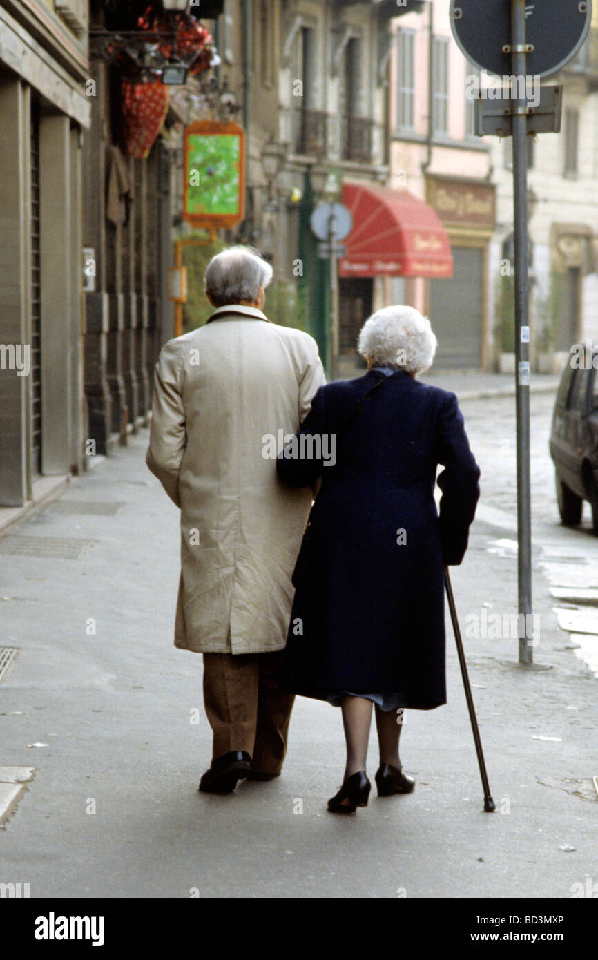 milan daily life in town Stock Photo - Alamy