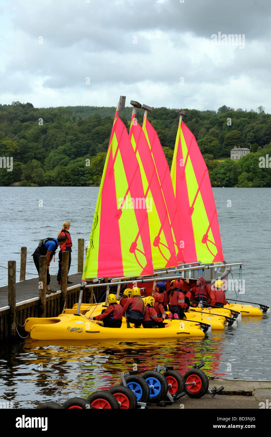 School children learning to sail on Lake Windermere Stock Photo - Alamy
