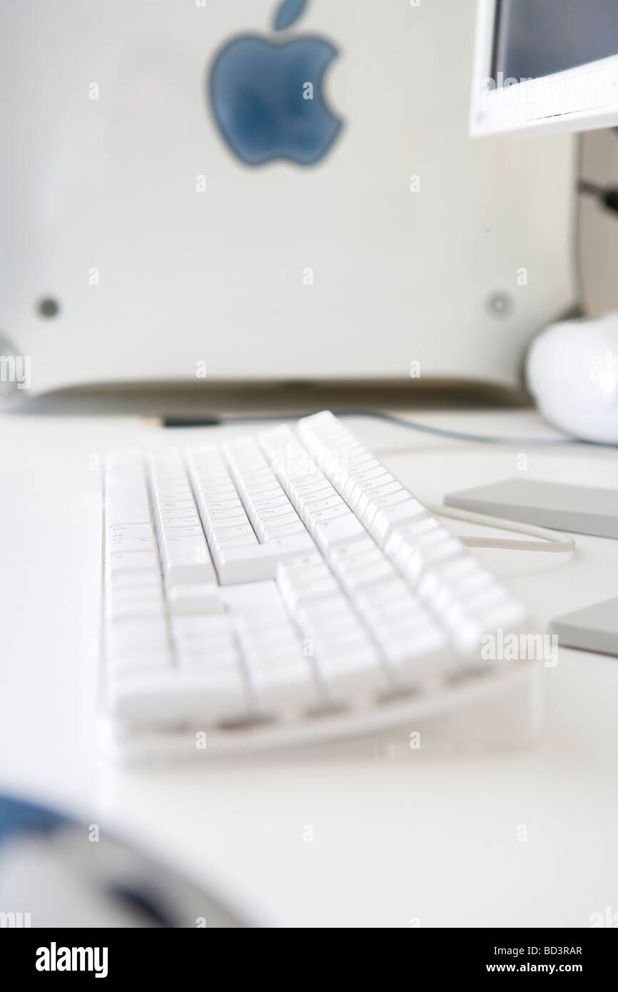 Apple mac keyboard Stock Photo - Alamy