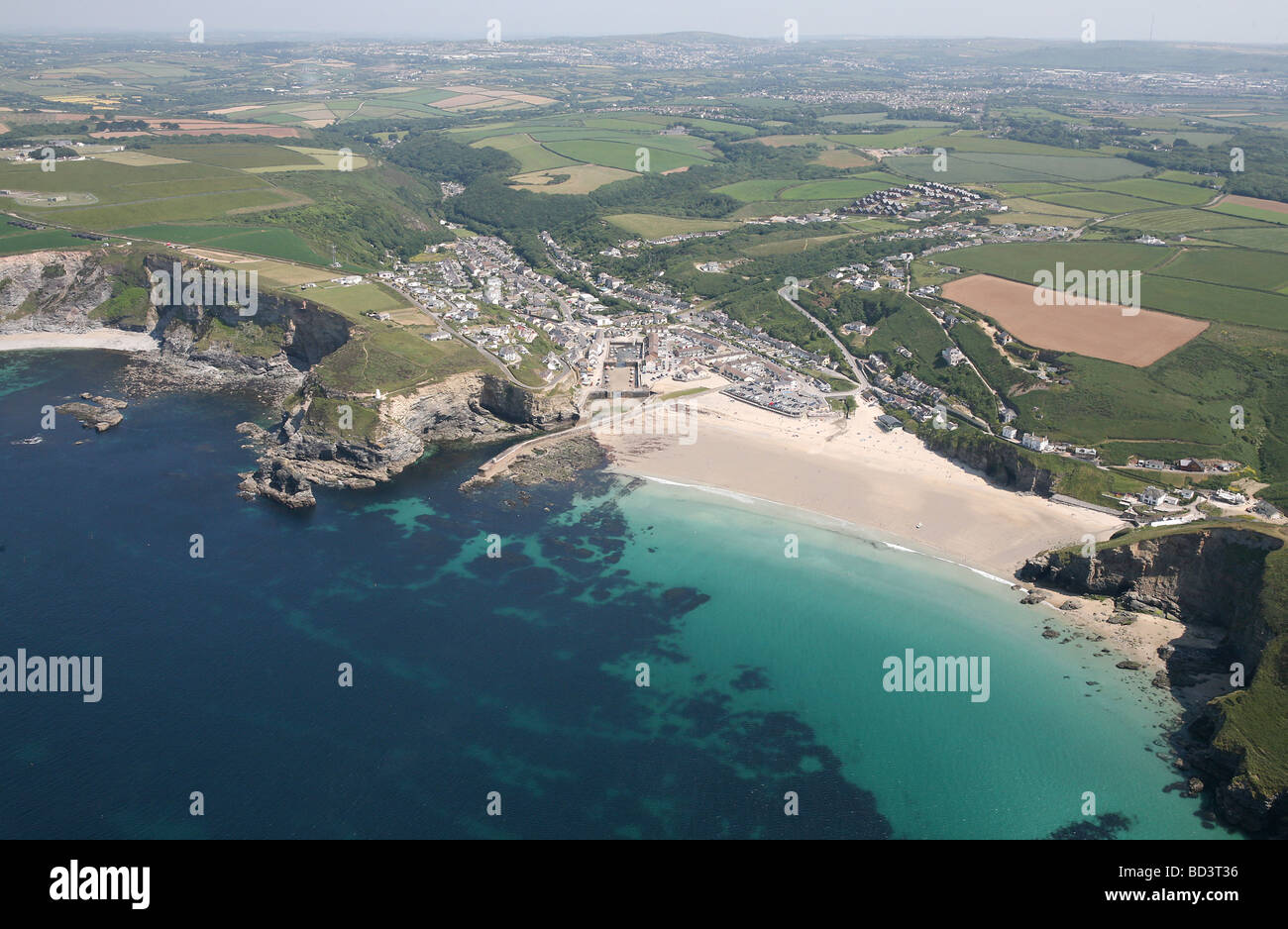Portreath cornwall harbour hi-res stock photography and images - Alamy
