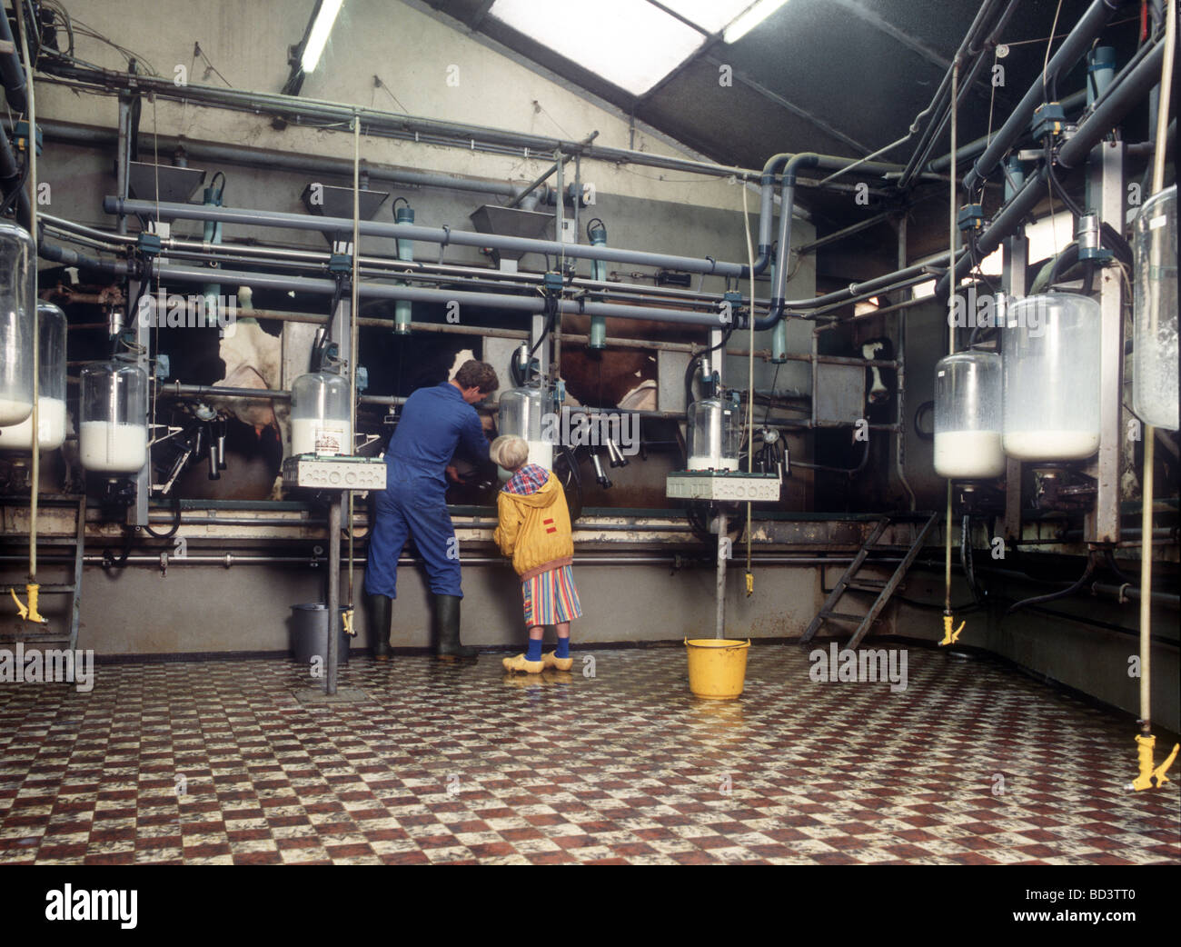 Farmer sunrise hi-res stock photography and images - Alamy