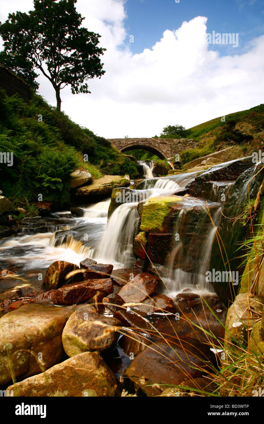Three shire Heads packhorse bridge on the borders of Three counties ...