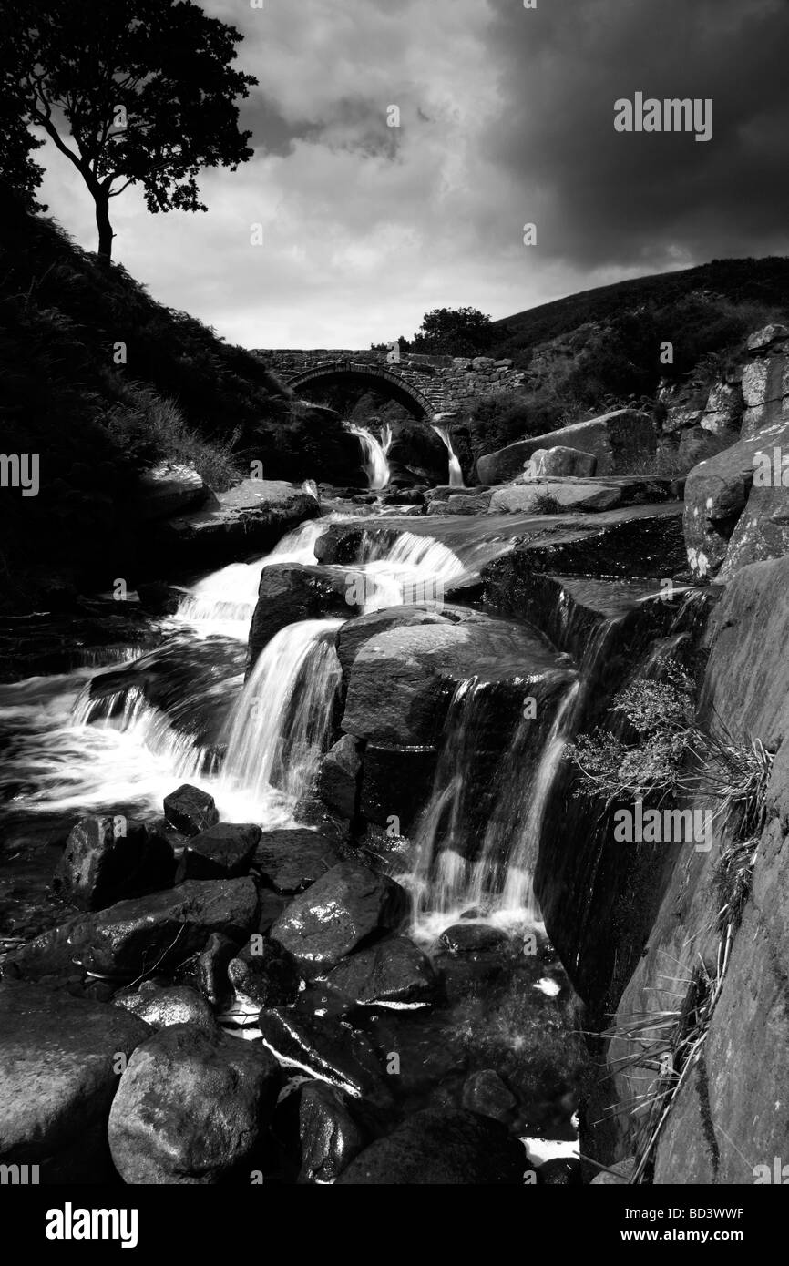 Three shire Heads packhorse bridge on the borders of Three counties ...