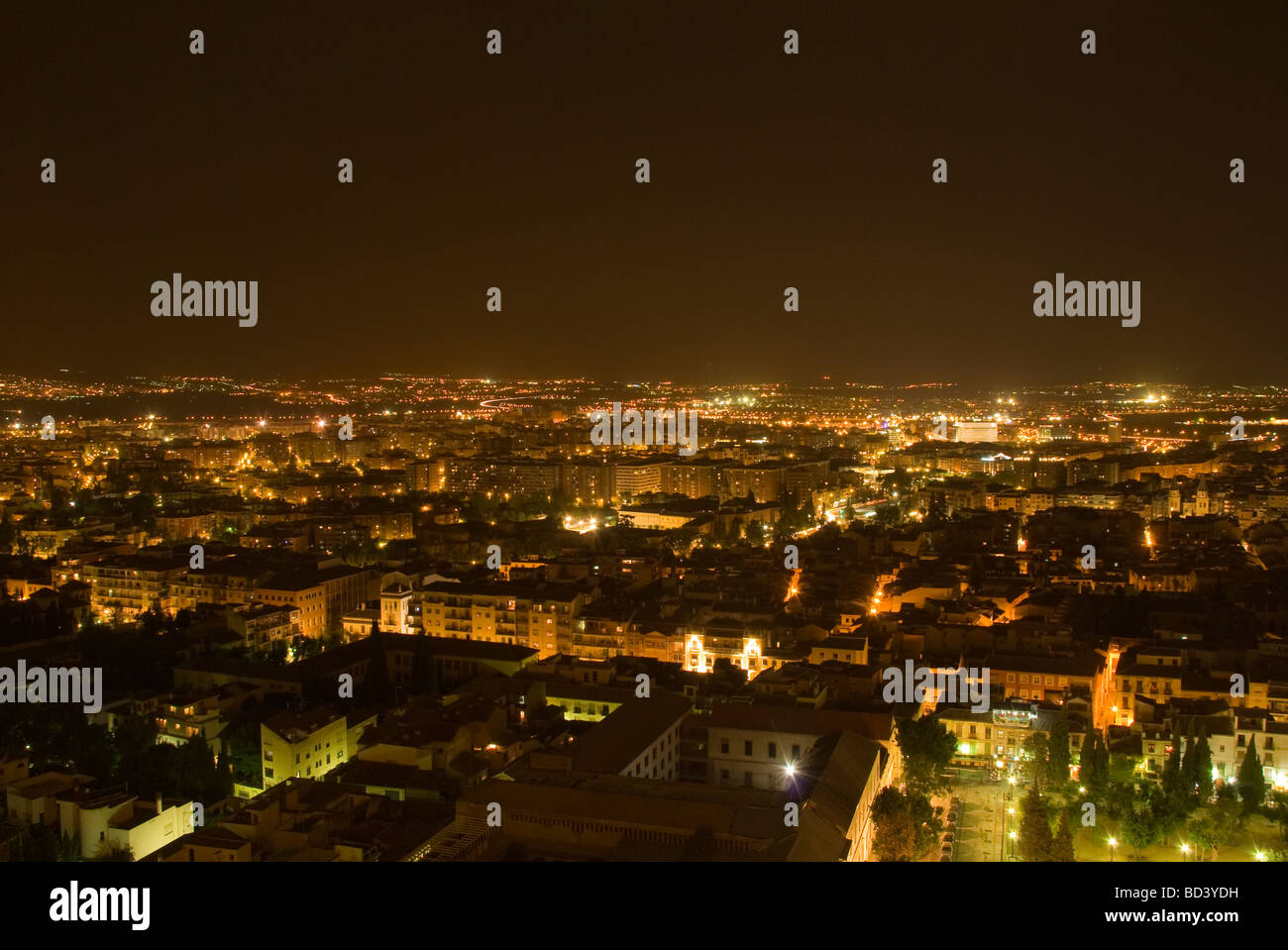 Night view la alhambra granada hi-res stock photography and images - Alamy