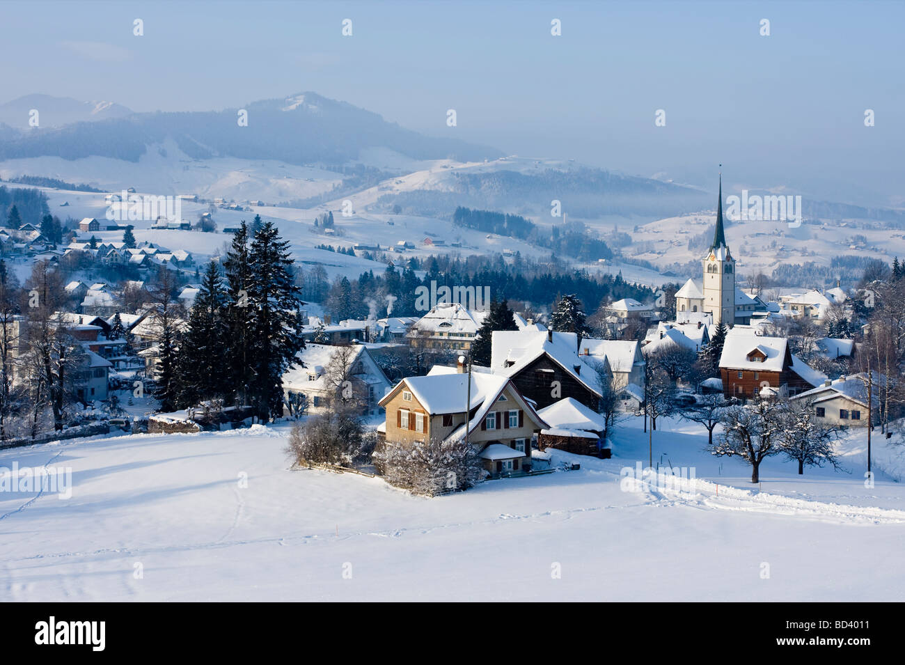 Village skyline hi-res stock photography and images - Alamy