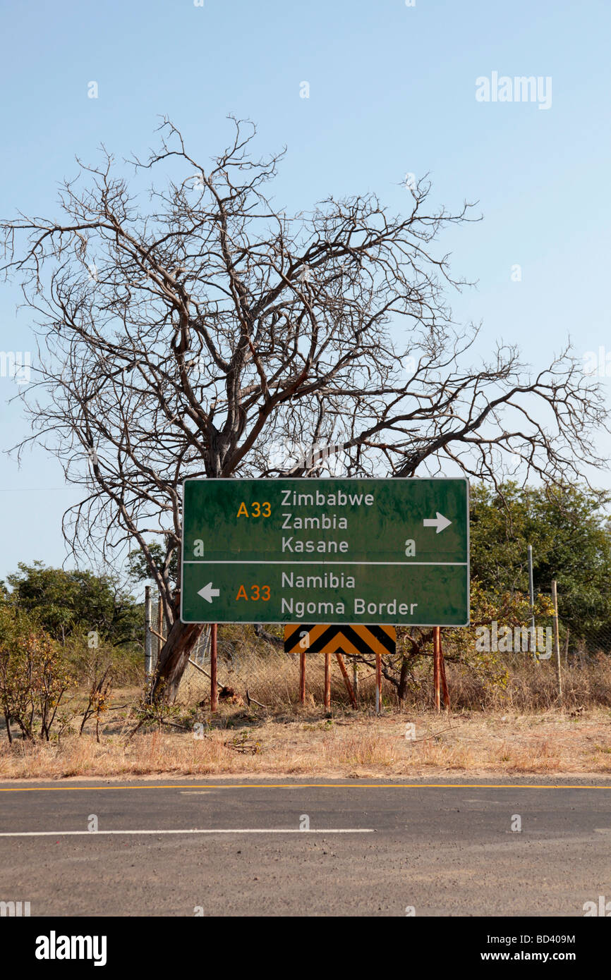 Zimbabwe botswana border hi-res stock photography and images - Alamy