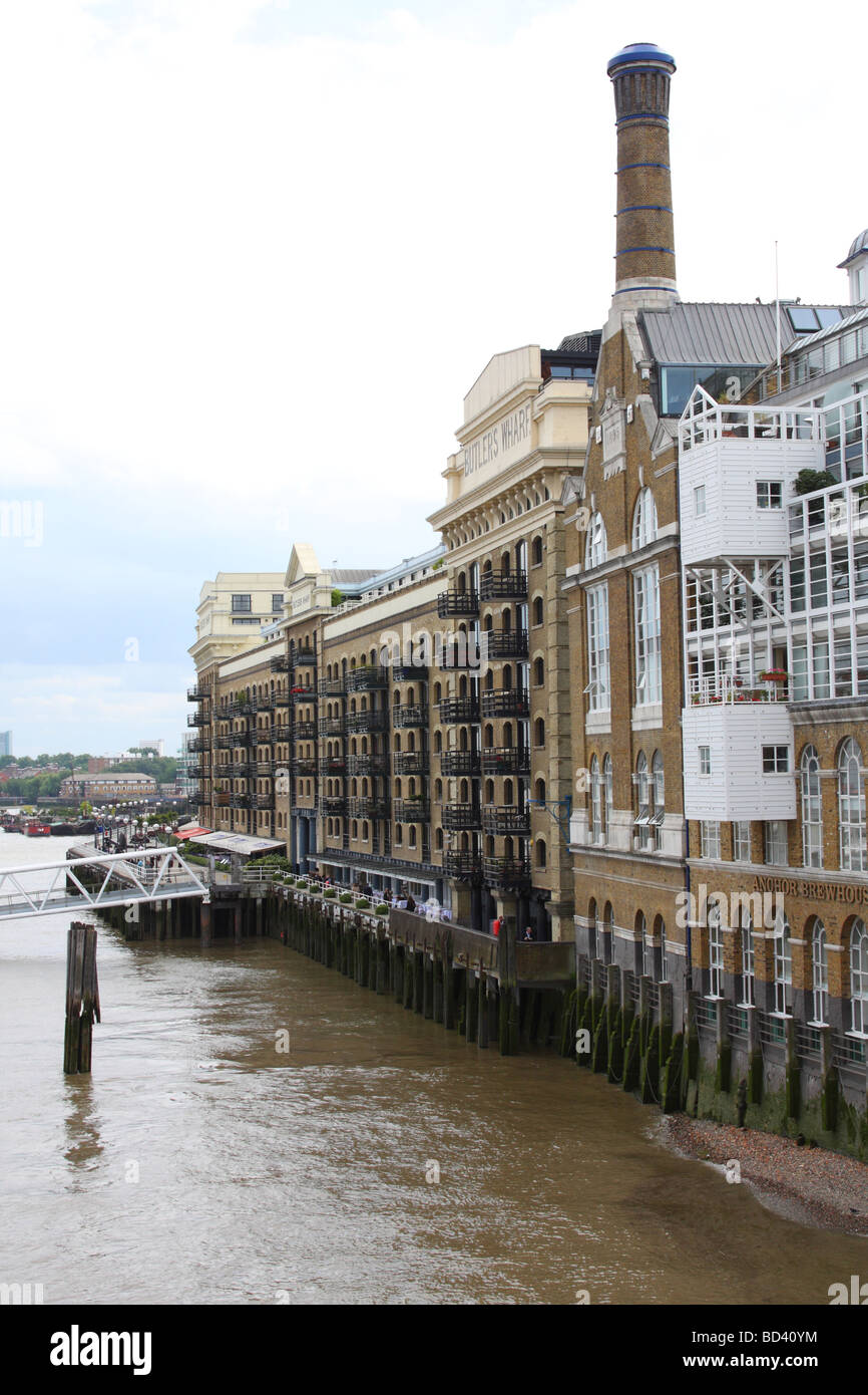 At butlers wharf hi-res stock photography and images - Alamy