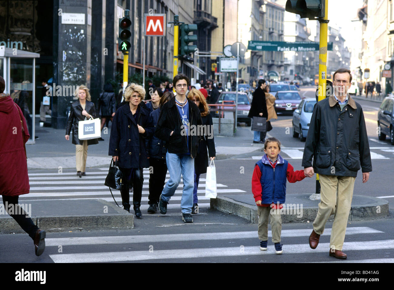 milan daily life in town Stock Photo - Alamy