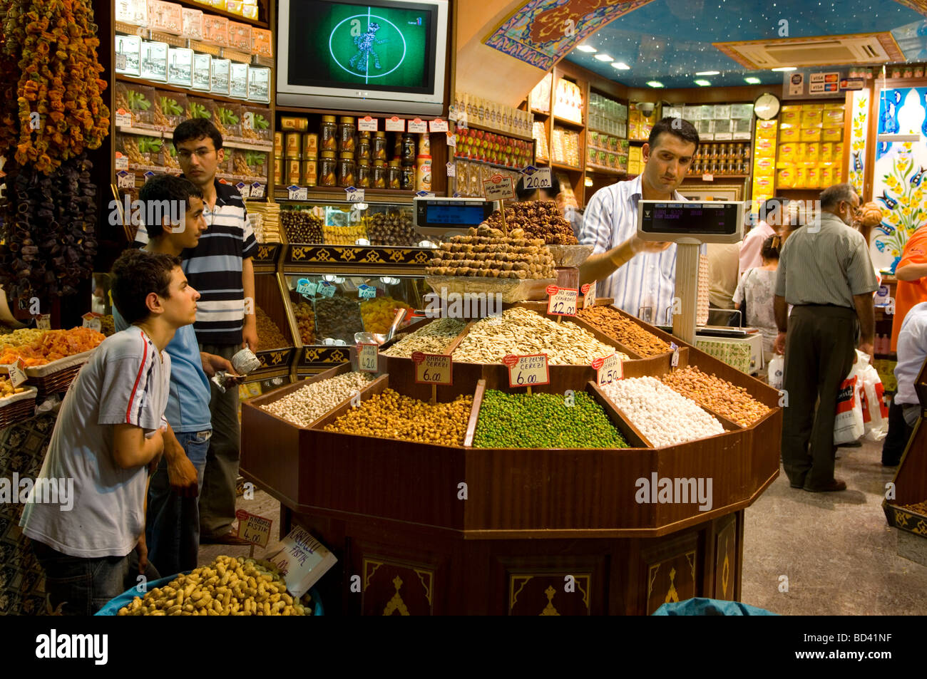 Shop attractions hi-res stock photography and images - Alamy