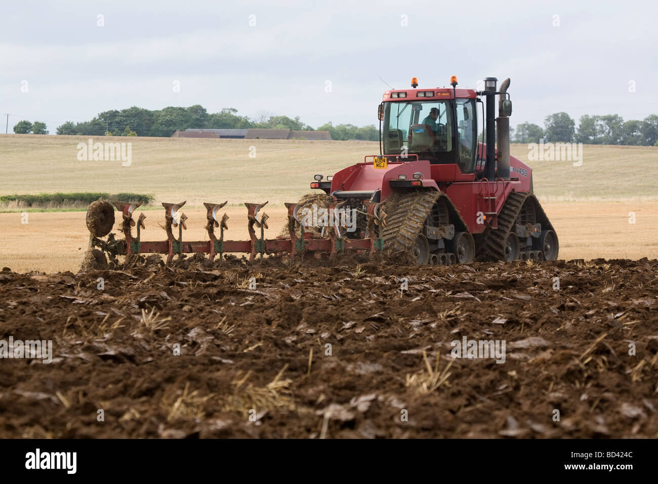 Case Quad Trac Tractor Ploughing Wheat Stubble Stock Photo - Alamy