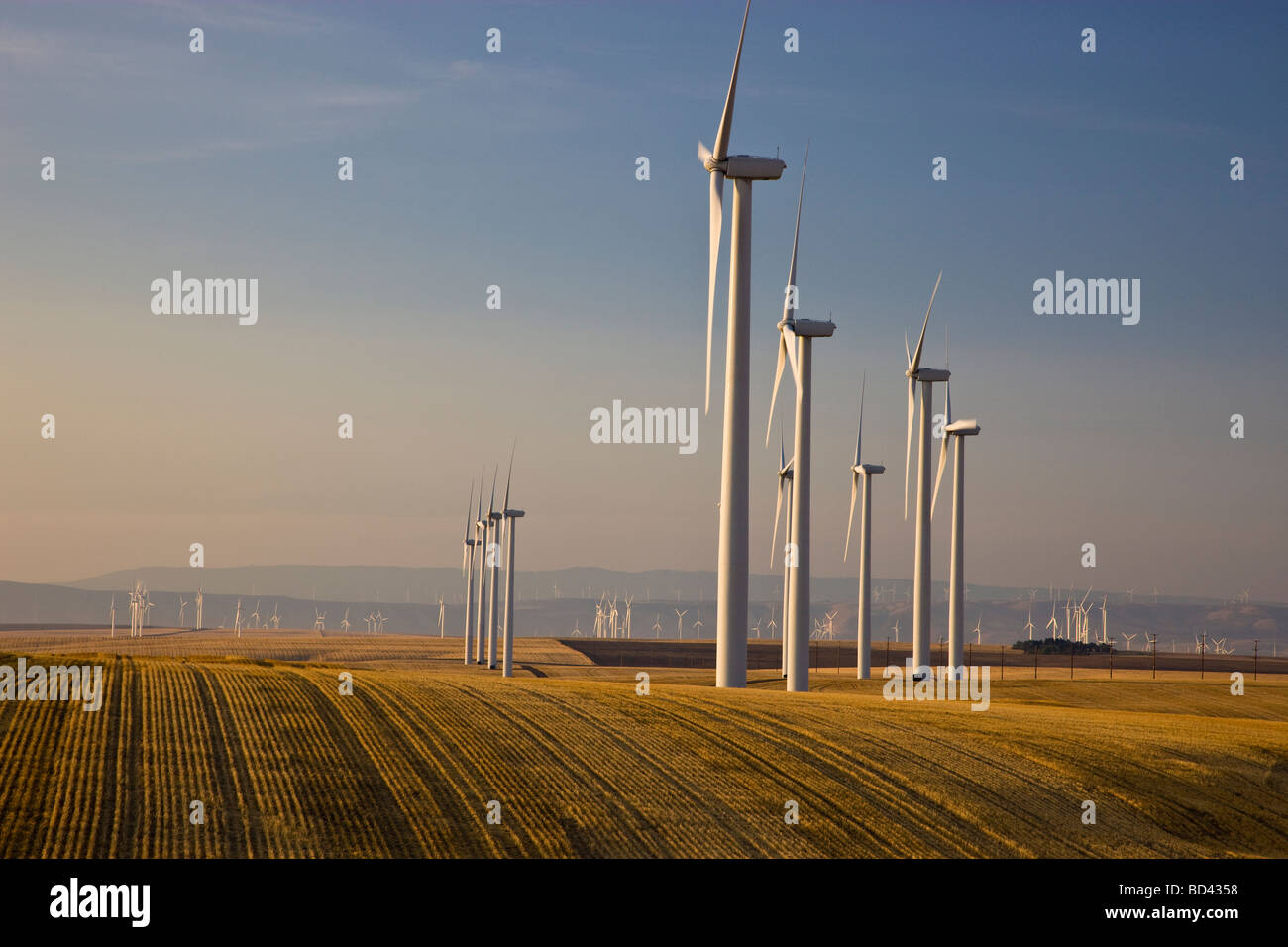Wind farm turbine hi-res stock photography and images - Alamy