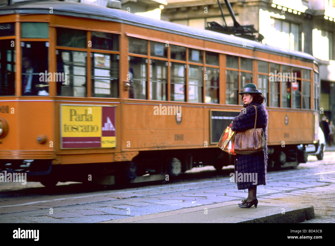 milan daily life Stock Photo - Alamy