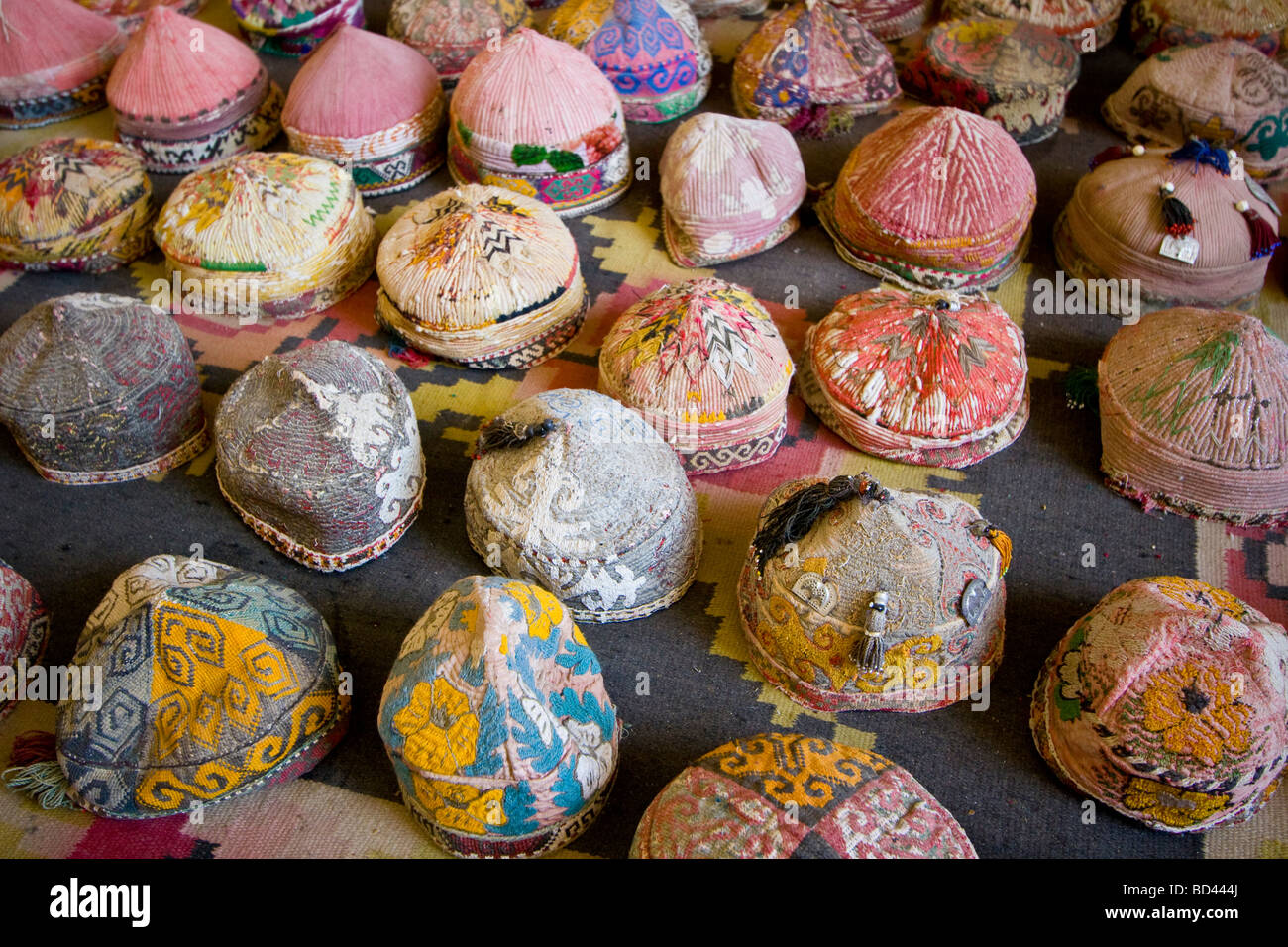 Uzbek hat hi-res stock photography and images - Alamy