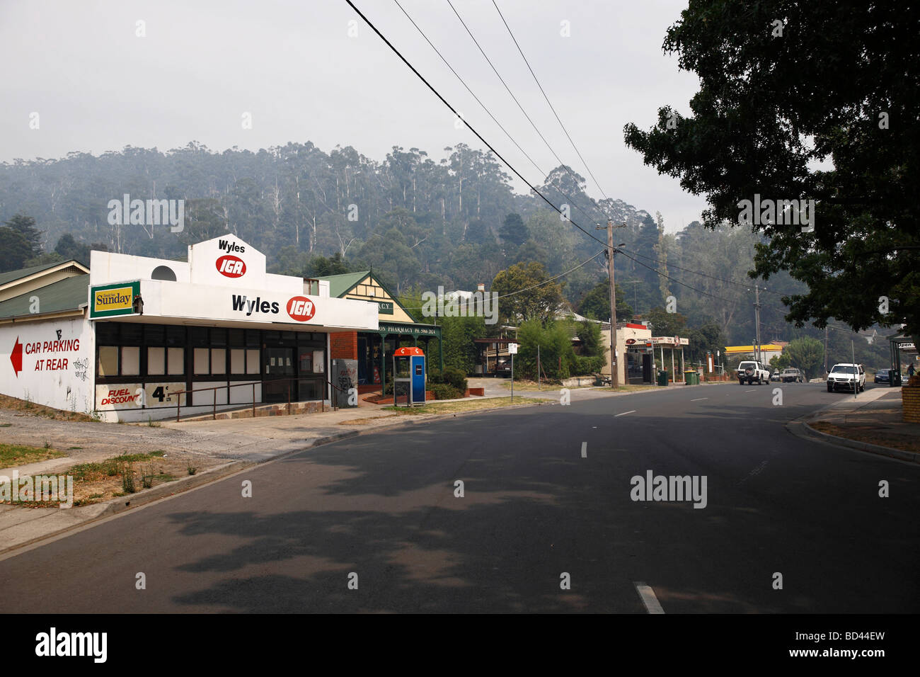 Bushfire smoke in the Australian country town of Warburton Victoria ...