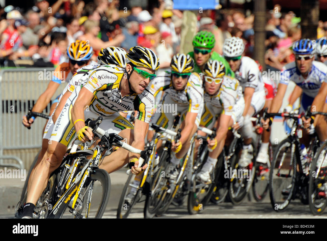 Team Columbia train led by Bernhard Eisel towing sprinter Mark ...