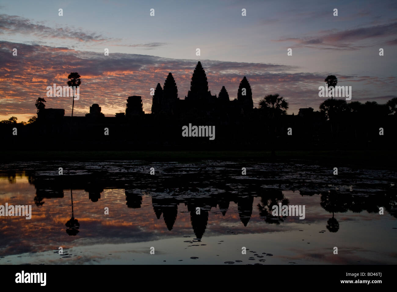 The sun rises behind Angkor Wat, Cambodia Stock Photo - Alamy