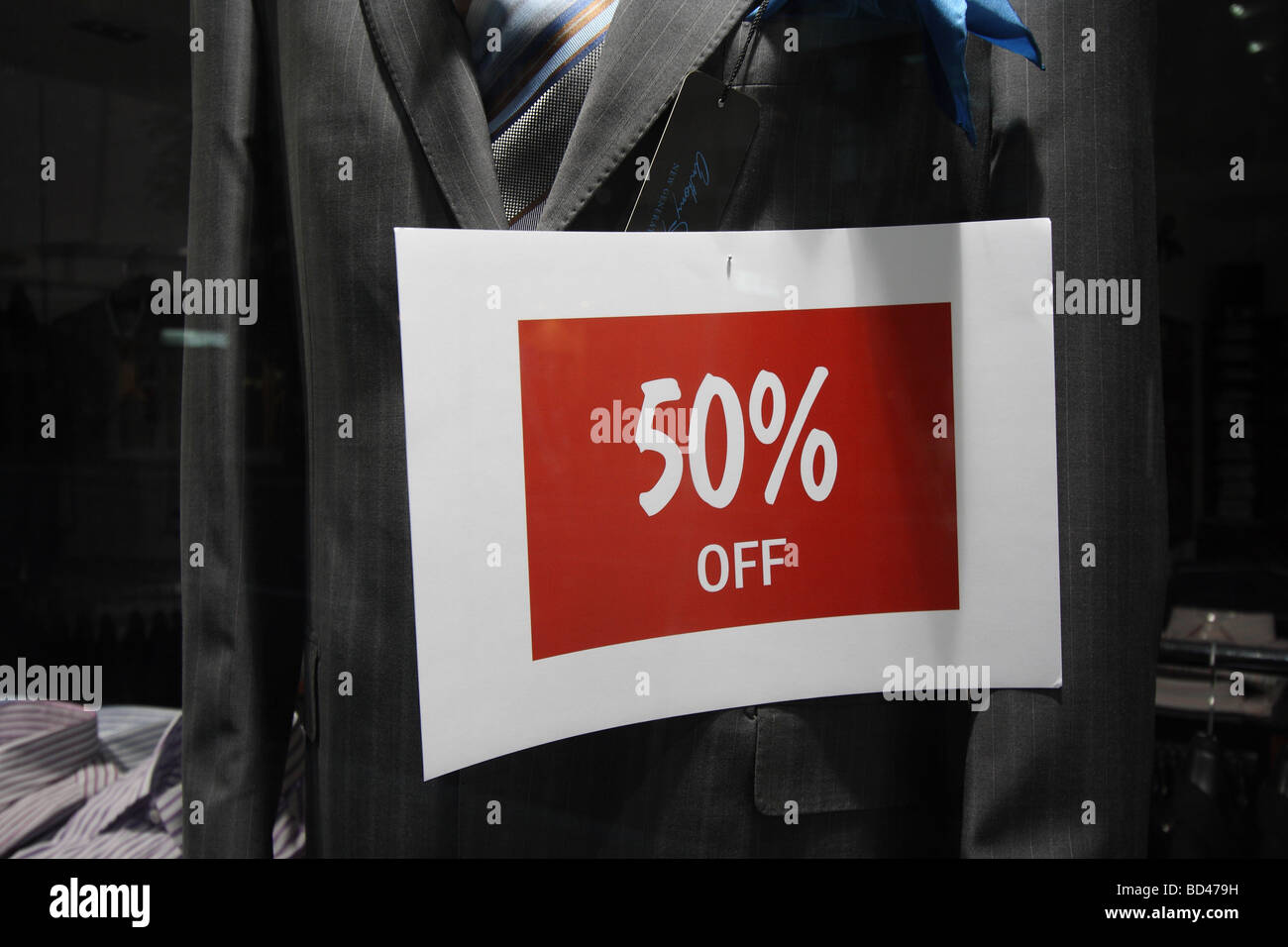 SALE SIGNS IN SHOP FRONT WINDOWS Stock Photo - Alamy
