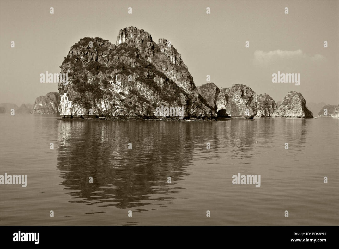 Karst islands Ha Long Bay Vietnam Stock Photo - Alamy