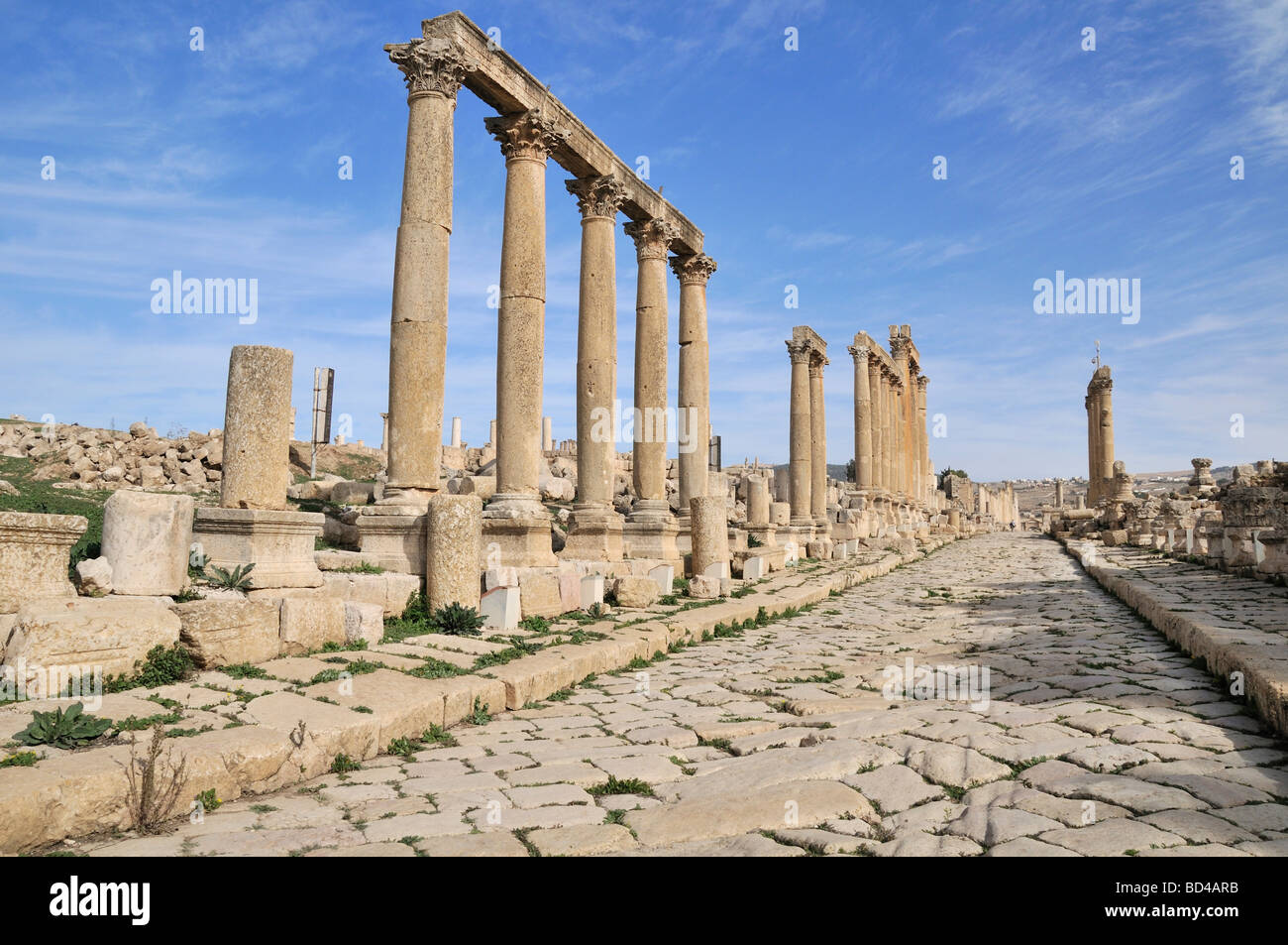 Cardo Maximus column street in Jerash Jordan Stock Photo - Alamy