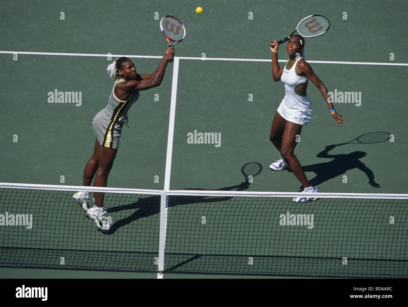 Serena williams venus williams playing hi-res stock photography and ...