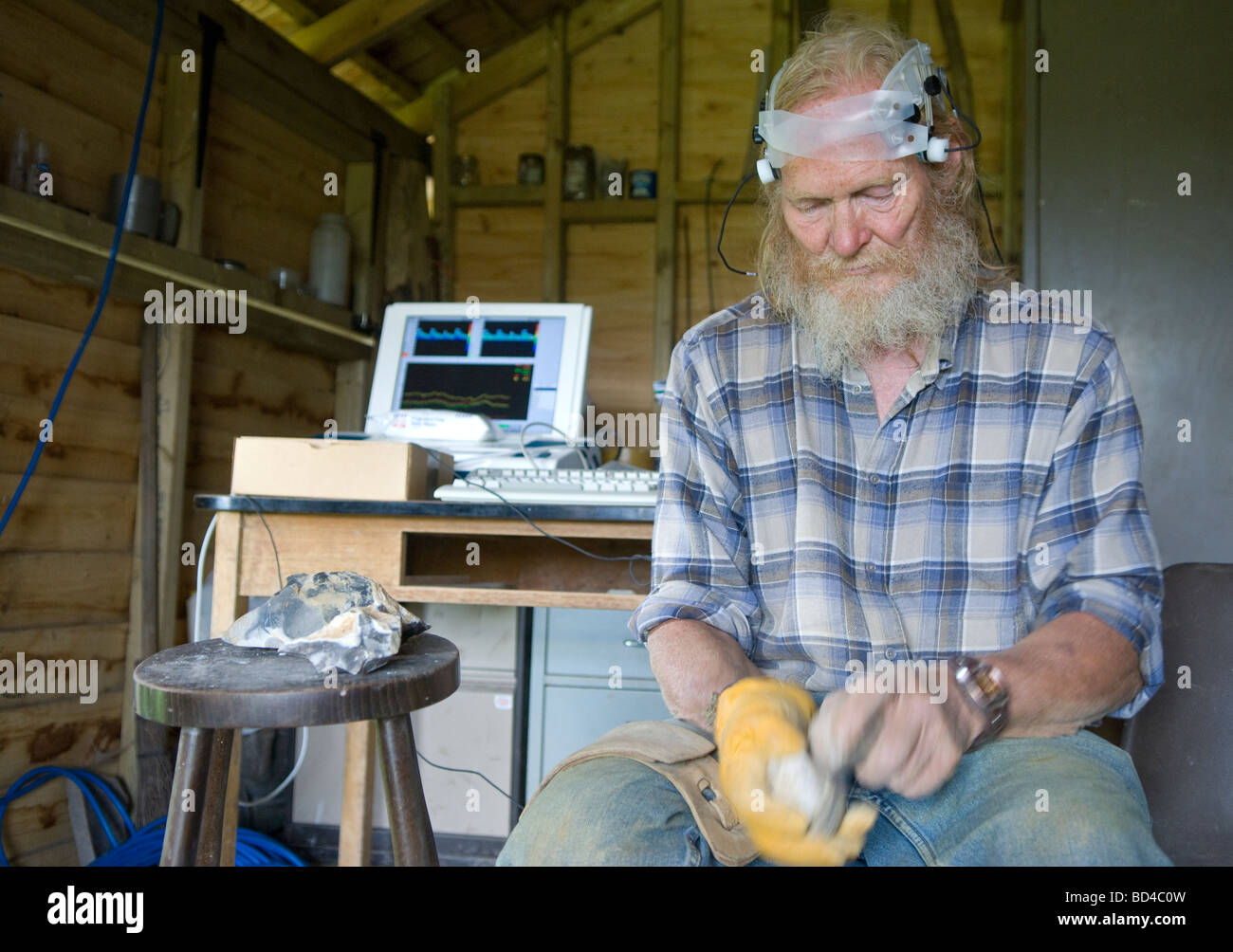 Flint knapping hi-res stock photography and images - Alamy