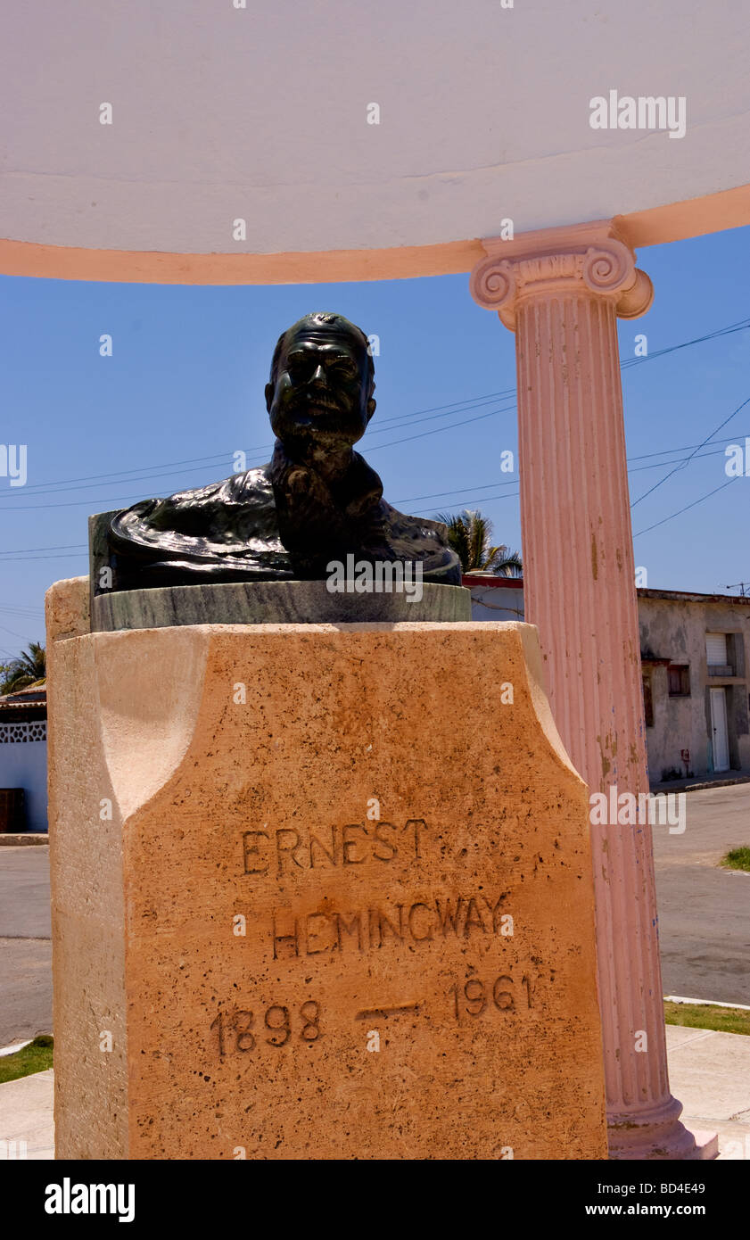 Ernest hemingway fishing hi-res stock photography and images - Alamy