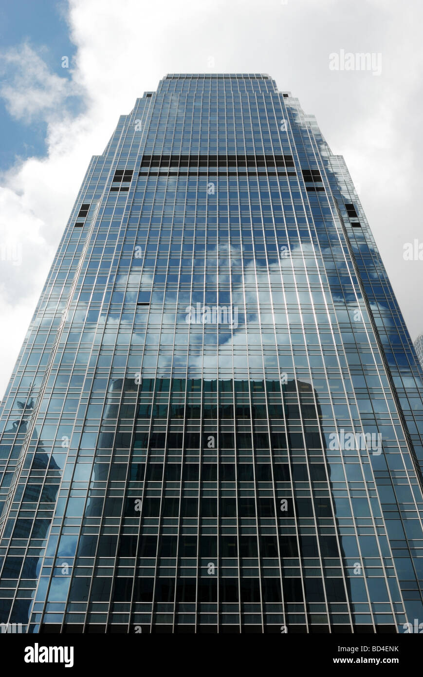 Two international finance centre 2ifc hi-res stock photography and ...