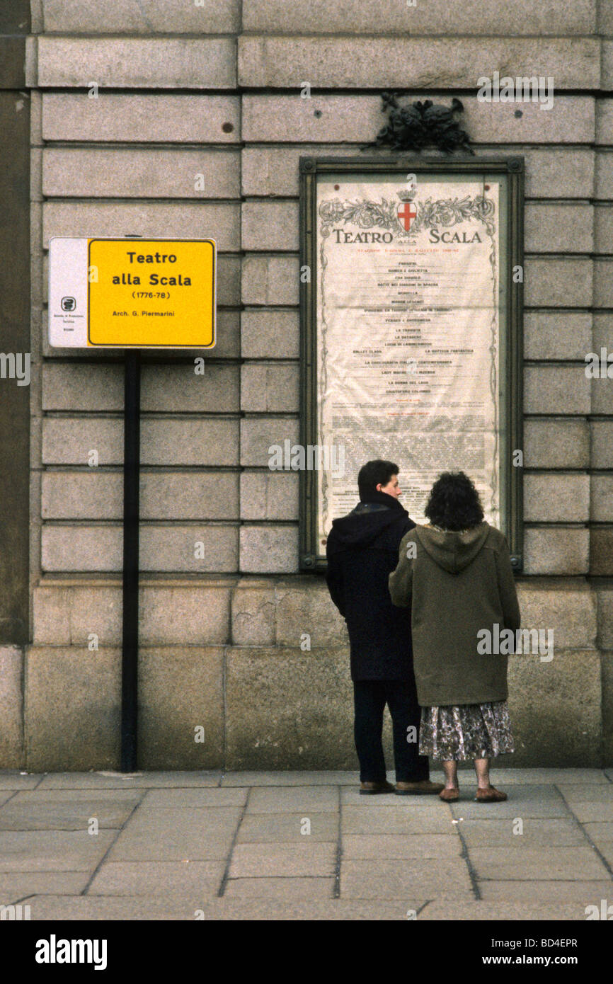 milan scala square 1988 Stock Photo - Alamy