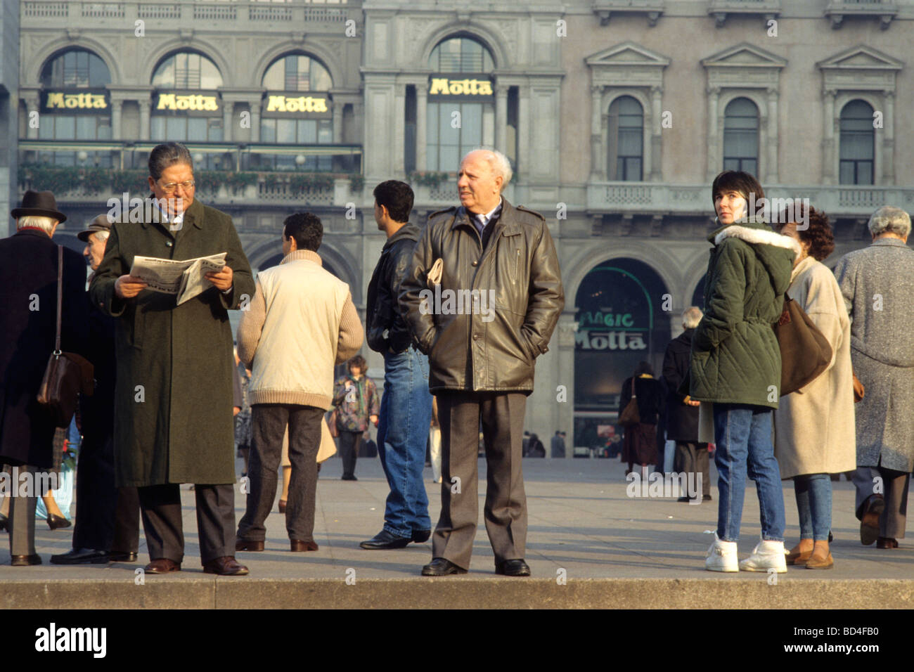 milan duomo square daily life Stock Photo - Alamy