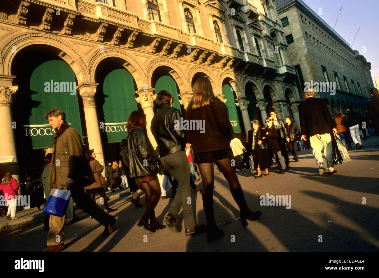 milan duomo square daily life Stock Photo - Alamy