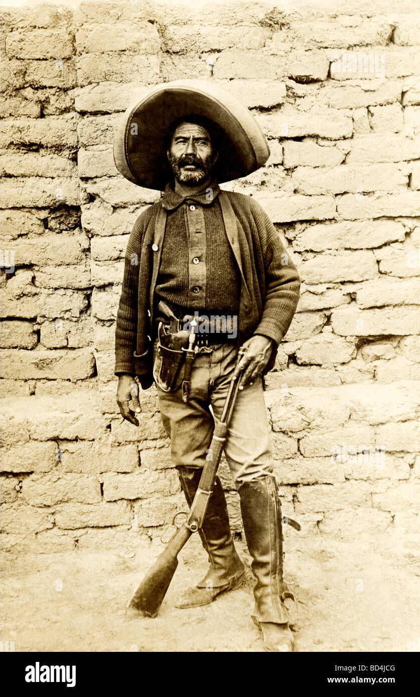 Revolutionary soldier mexican revolution hi-res stock photography and ...