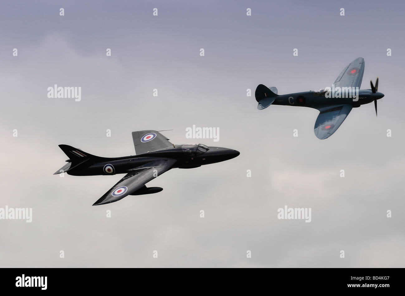 hawker hunter and spitfire at raf kemble airshow Stock Photo - Alamy