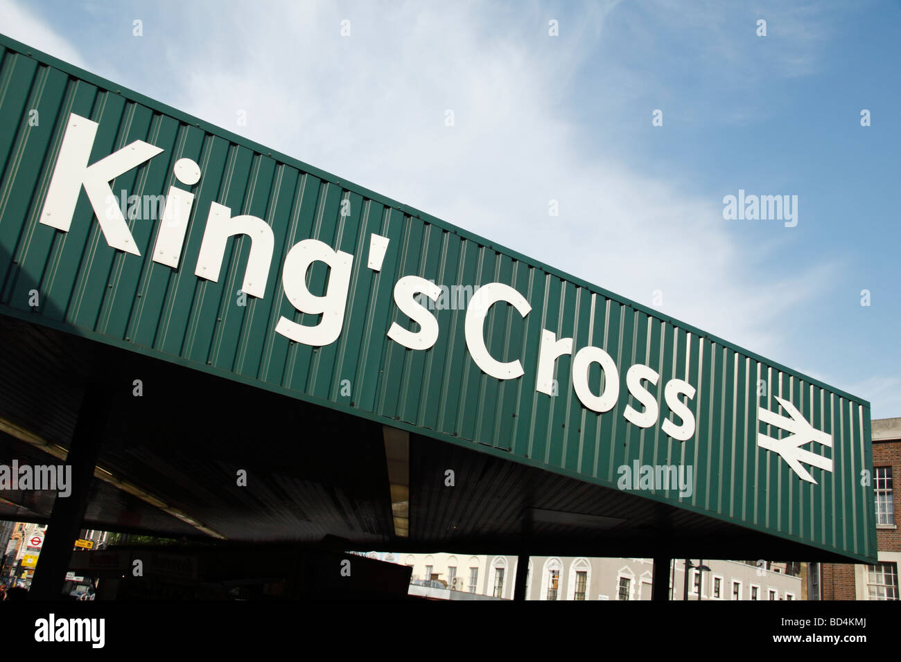 Kings cross sign hi-res stock photography and images - Alamy