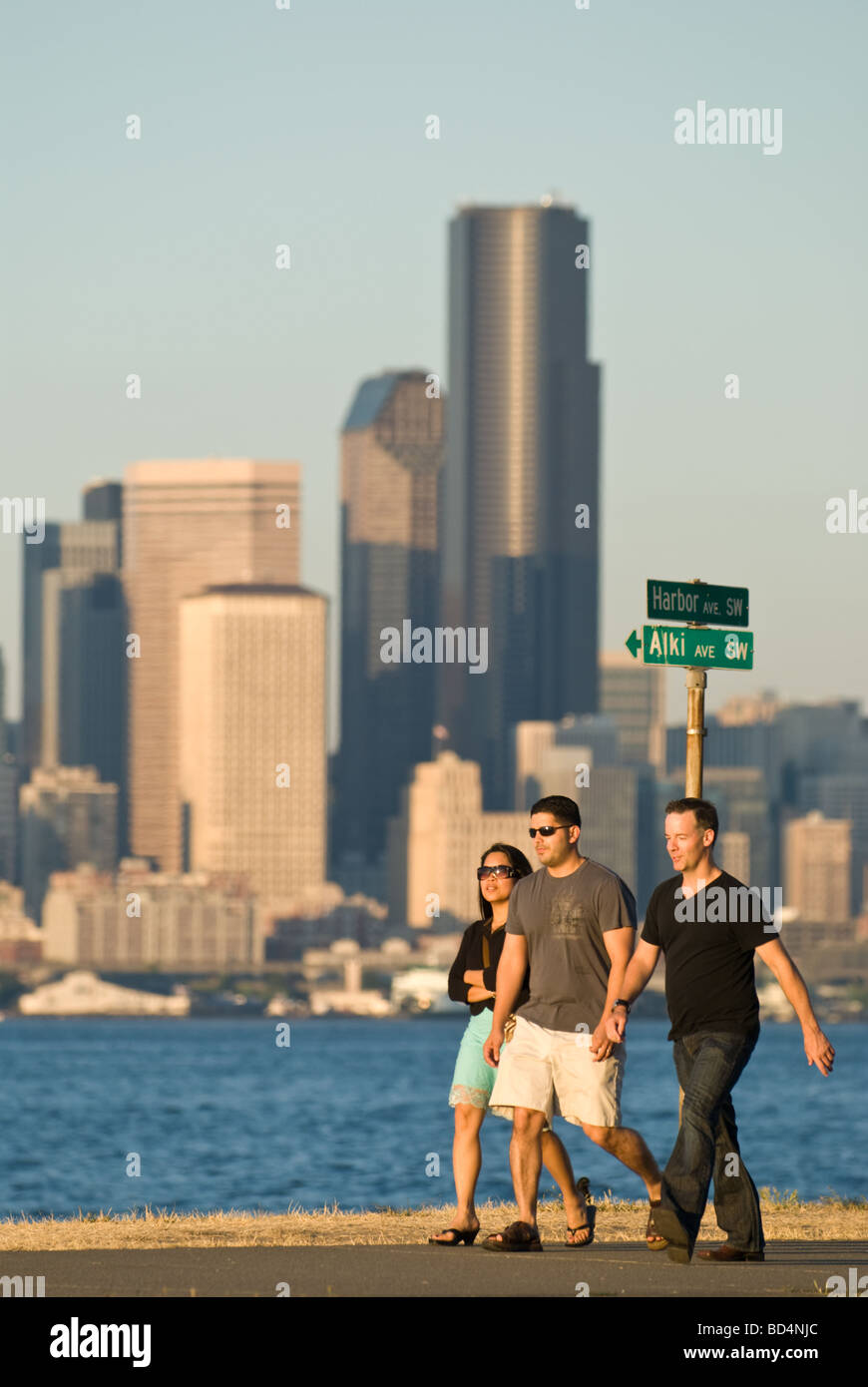 A group of friends walk along Alki Beach in Seattle, WA Stock Photo - Alamy