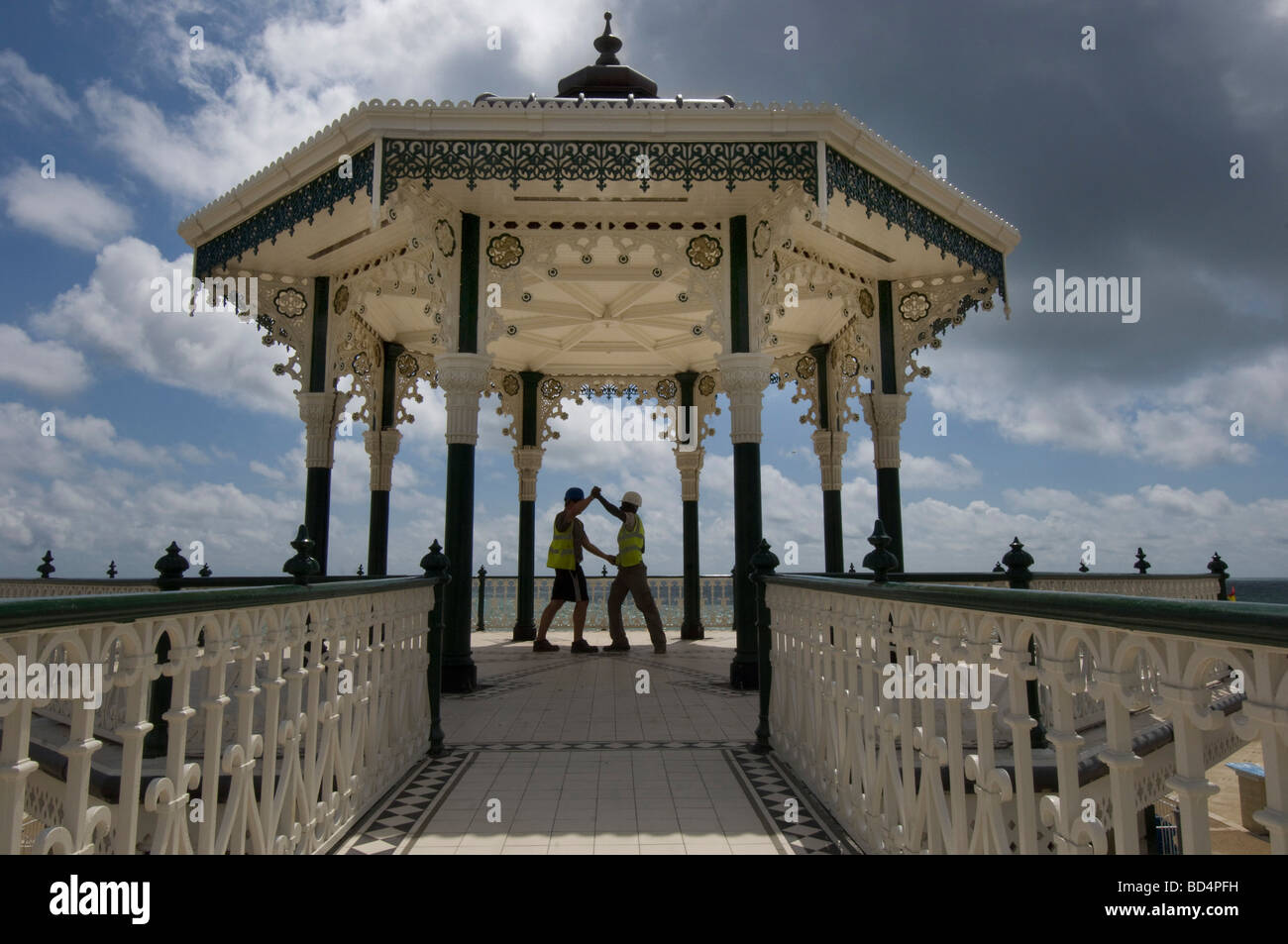 Dance hard High Resolution Stock Photography and Images - Alamy