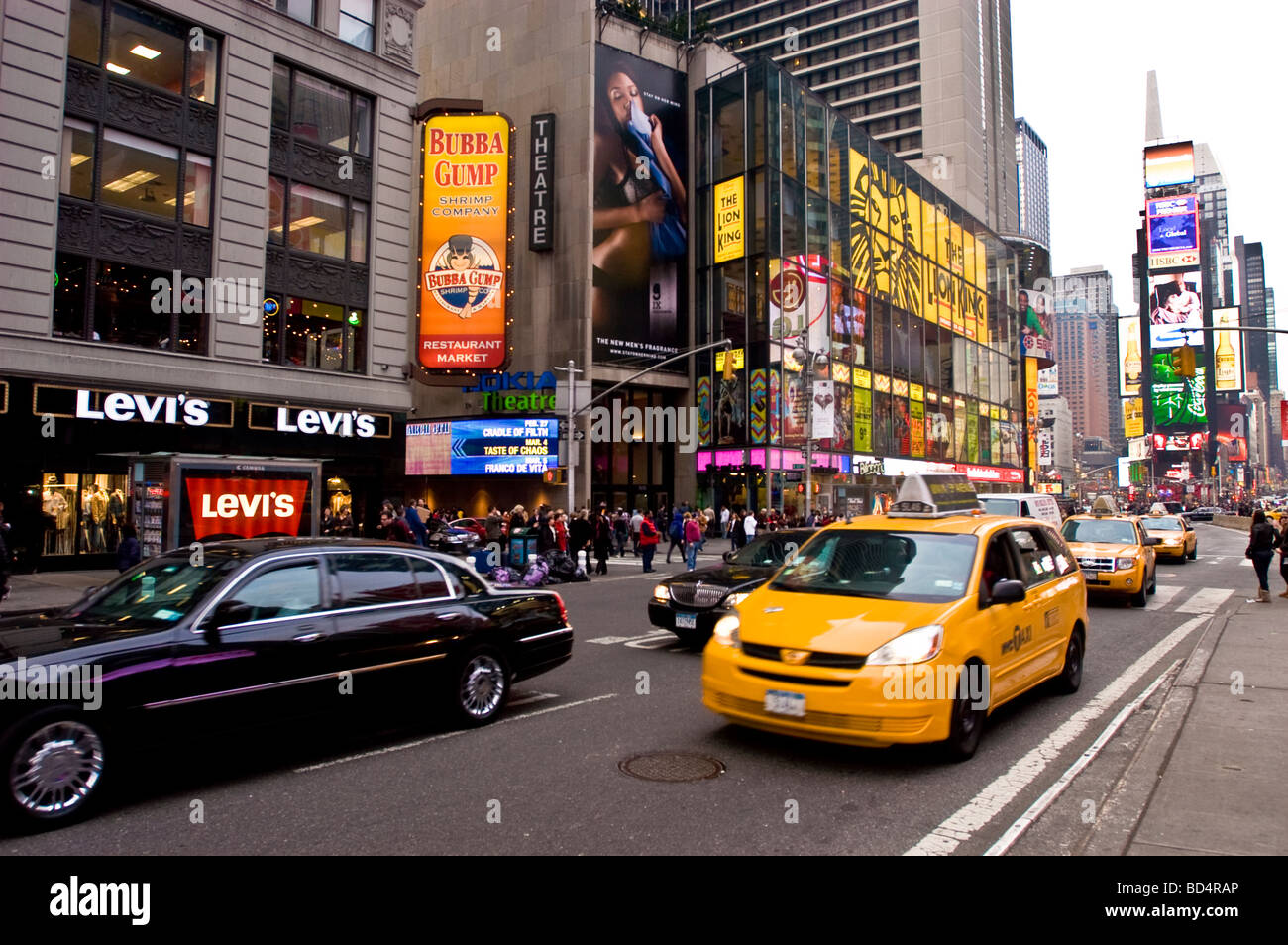 New york road and taxi hi-res stock photography and images - Alamy