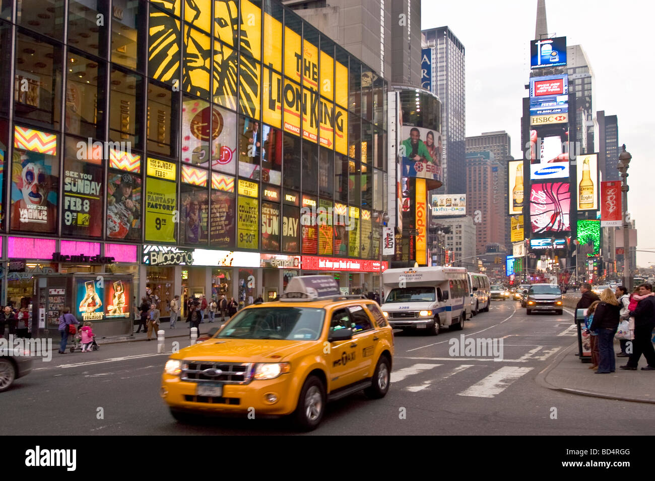 Taxi time square hi-res stock photography and images - Alamy