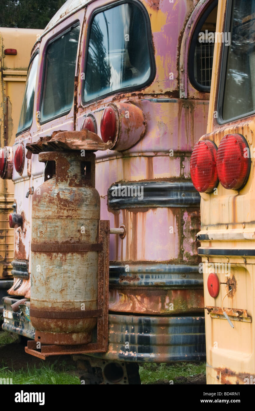 Rusted school bus hi-res stock photography and images - Alamy