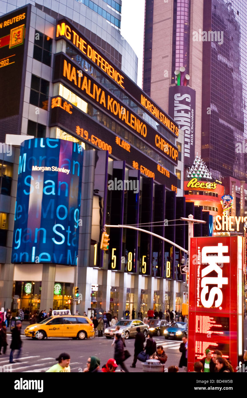 1585 broadway hi-res stock photography and images - Alamy