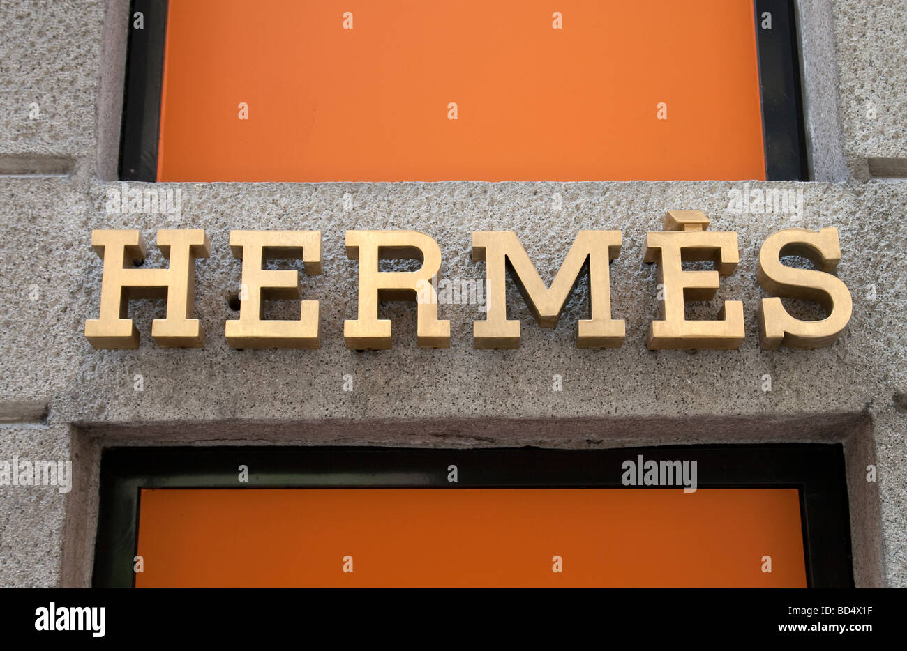 Hermes sign on via Della Spiga in Milan Stock Photo - Alamy
